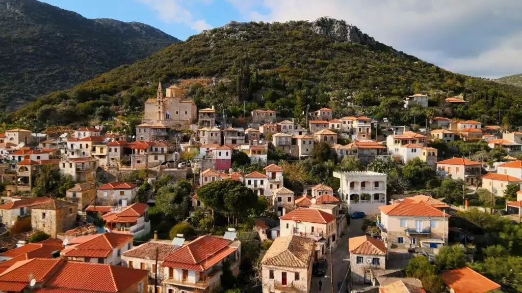 Προσήλιο Μάνης: το χωριό με τη μεγαλύτερη ηλιοφάνεια στην ηπειρωτική ...